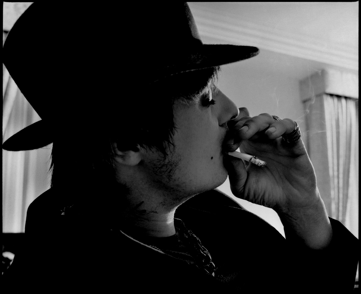 Kevin Westenberg: Peter Doherty - smoke - Snap Galleries Limited